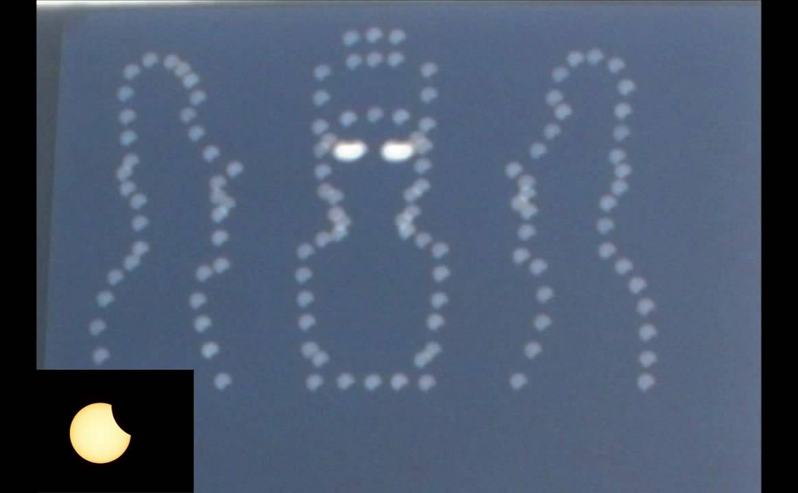 Solar Eclipse Pinhole Effects - YouTube