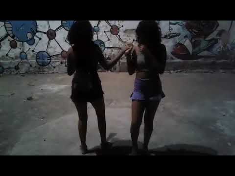 Naayane e kailane dançando batidinha