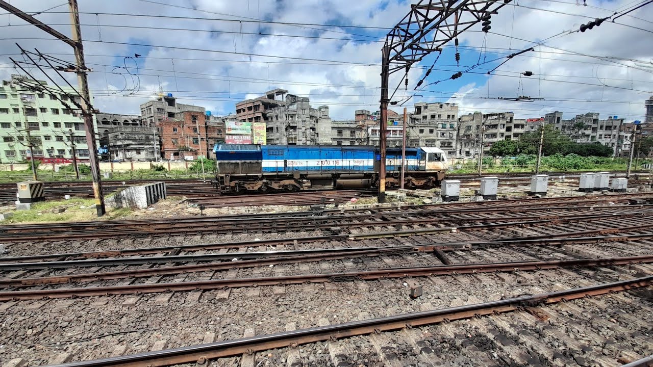 Siliguri (SGUJ) WDP 4 spotted at HWH station #wdp4 - YouTube