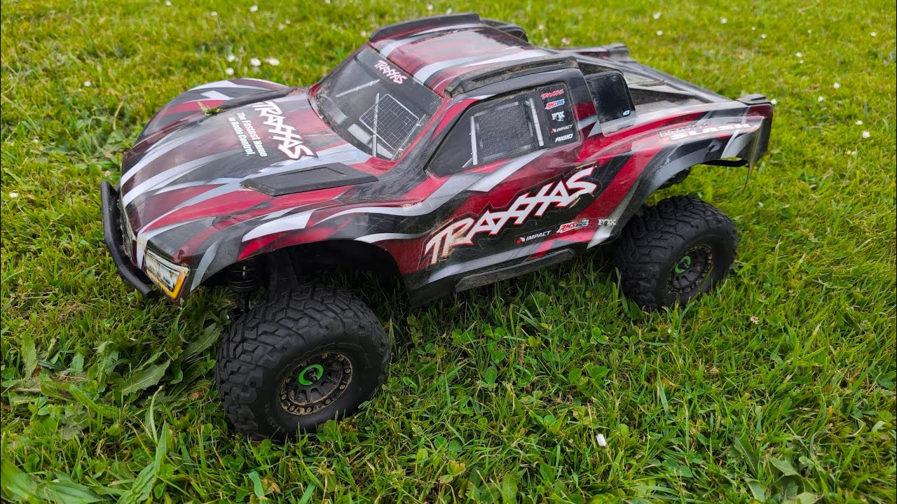 Maxx slash 8s et ses roues merdiques +servo KK vs momo 4s et buggy # ...