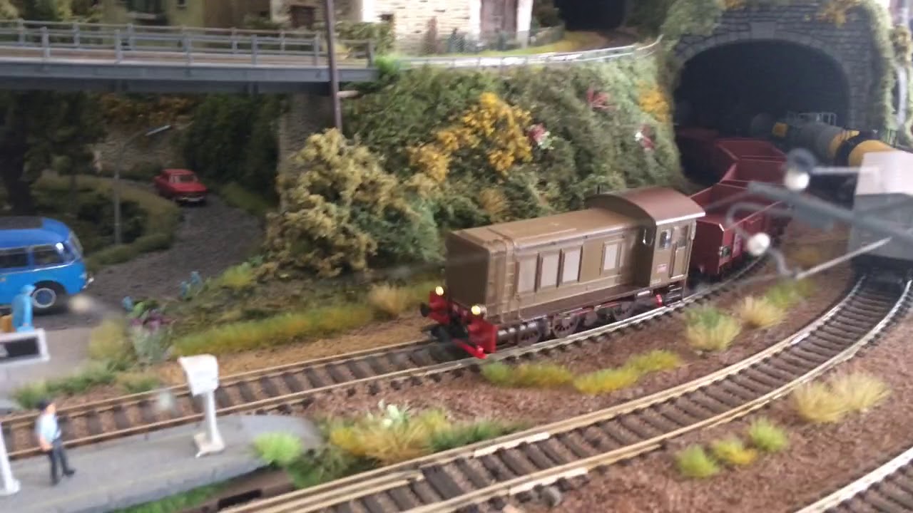 Locomotiva pietina e626 e d236 - YouTube