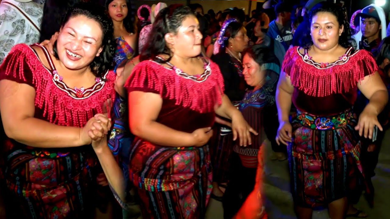 UUYYY QUE MOTOR 4X4 EL SHOW DEL CHIKISTRIKIS AGRUPACIÓN XOYITA MUSICAL ...