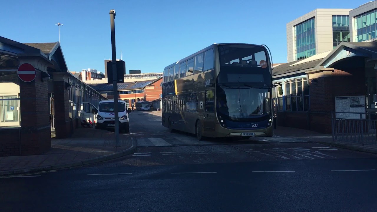 Stagecoach Bus Gold Chesterfield 11125 On 50 From Sheffield To ...