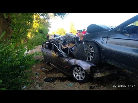 Пять человек погибли в ДТП на Иссык-Куле. Ахматов потерял жену, дочь и внучку. Видео