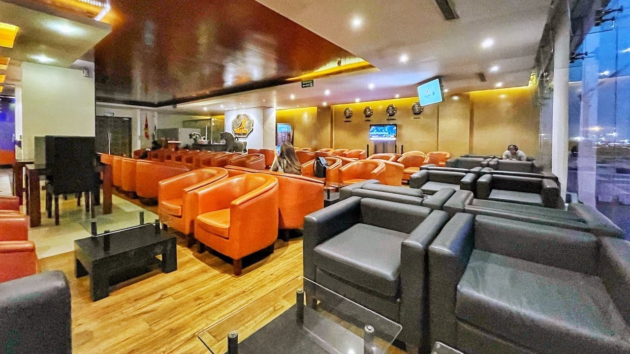 SriLankan Airlines Serendib Lounge | Colombo Airport (CMB) - YouTube