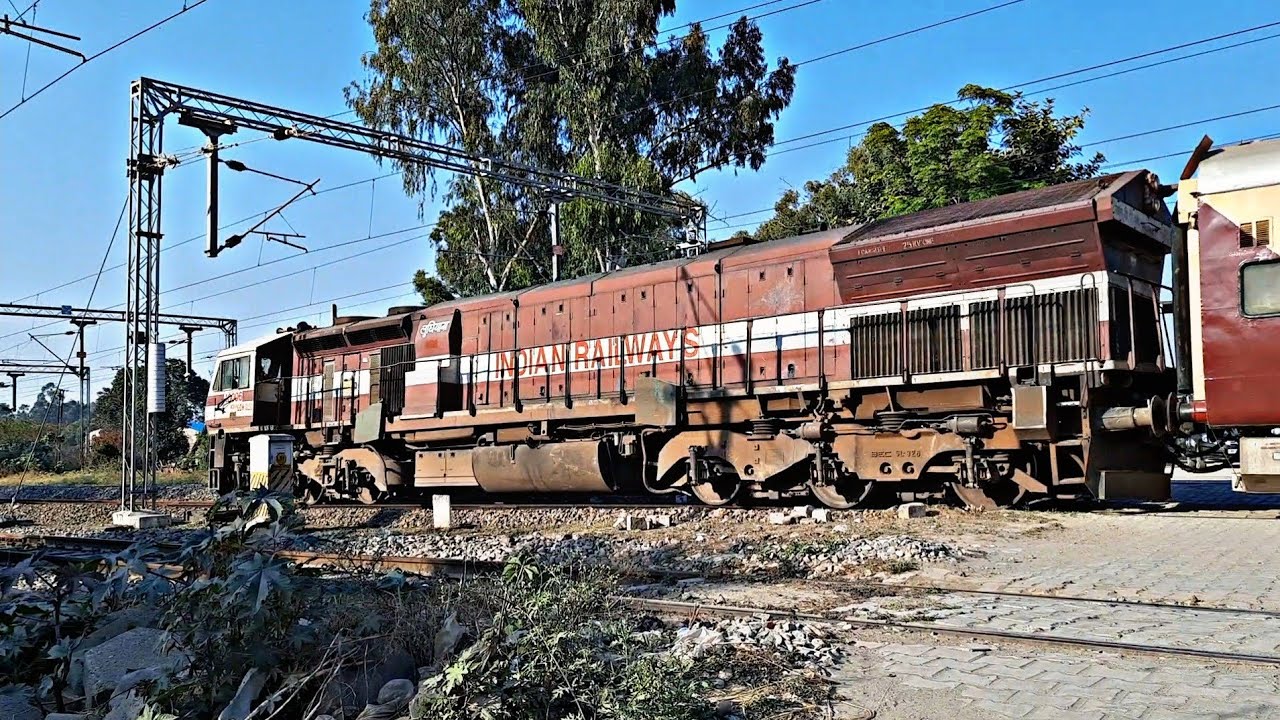19223 Ahmedabad - Jammu Tawi Express Departing from Pathankot Cantt ...