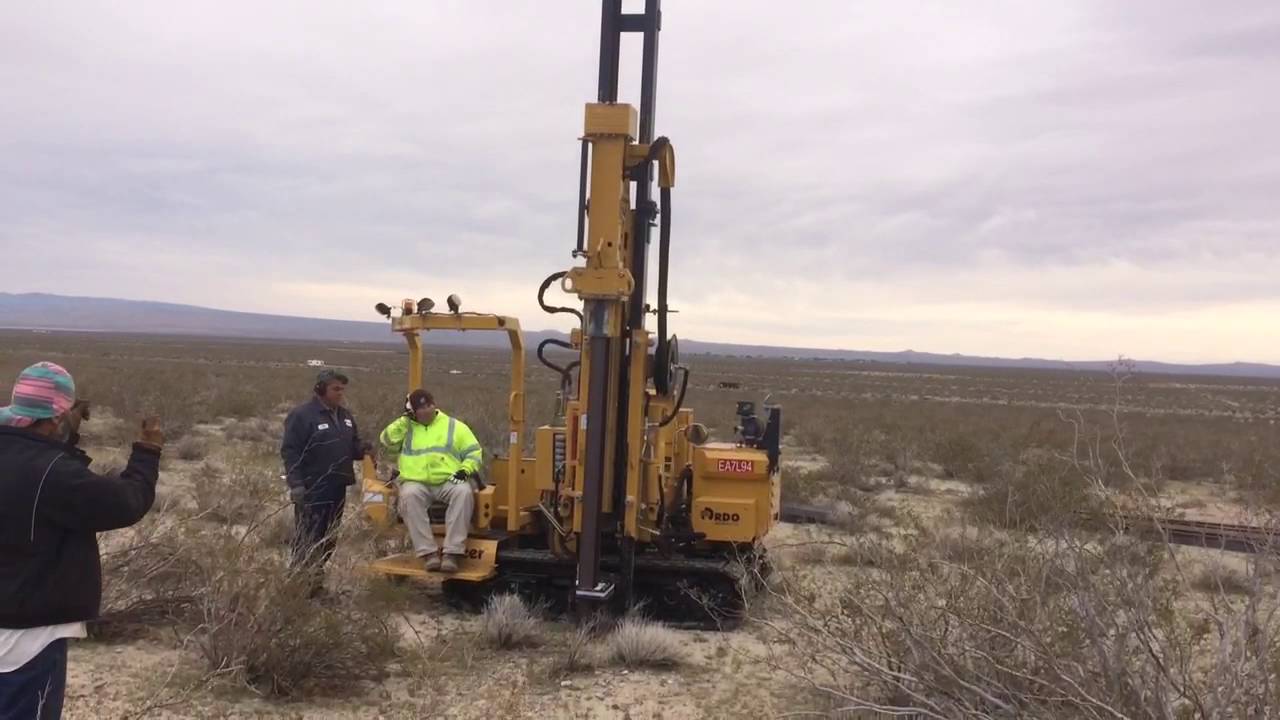 4G Performs PD10 Pile Driving - YouTube