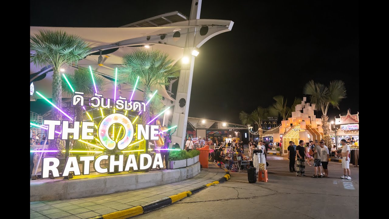 [4K] Walk inside "The One Ratchada" night market in Bangkok - YouTube