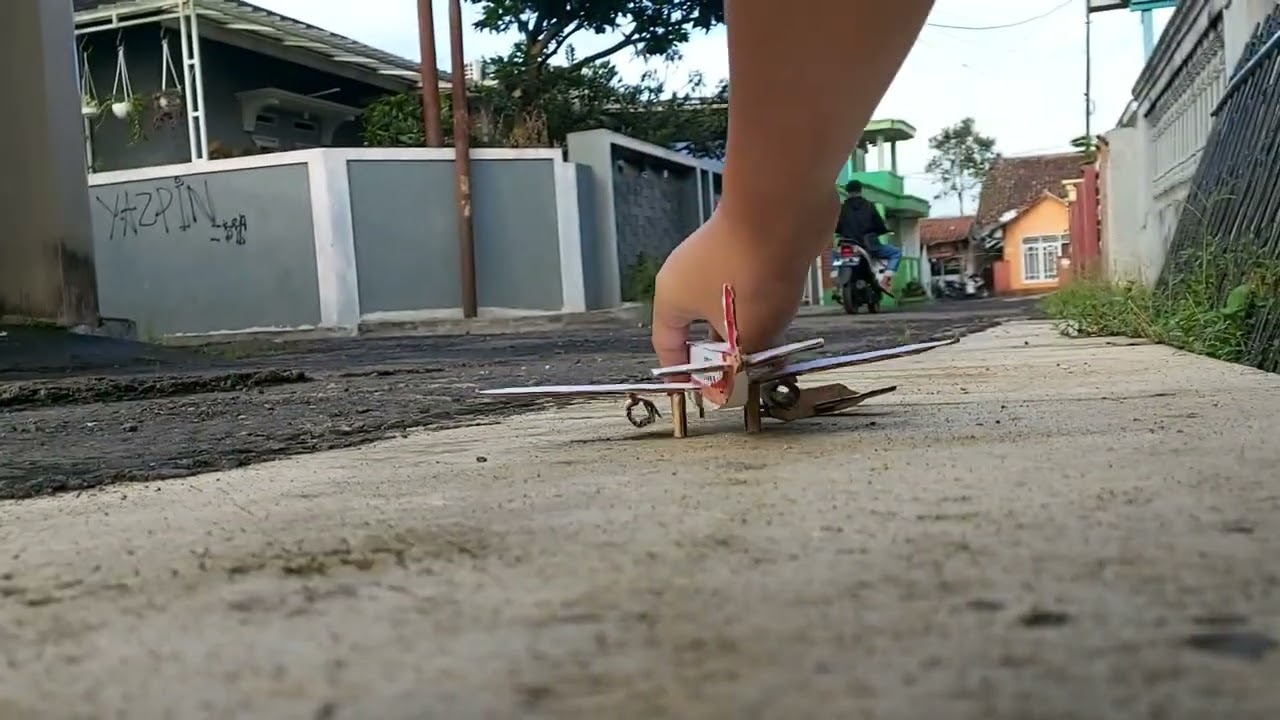 USAIR flight 1493/skywest flight 5569 crash - YouTube