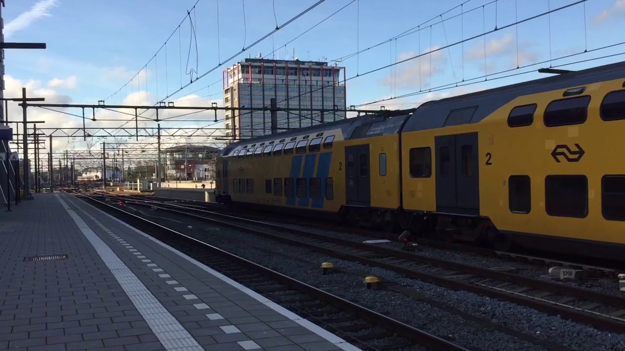 NS DDM-1 7203 'Buffel' + NS 1770 | Amsterdam CS - YouTube