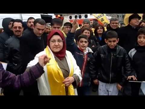 CHP MİTİNGİNDE COŞKULU DAVULCU