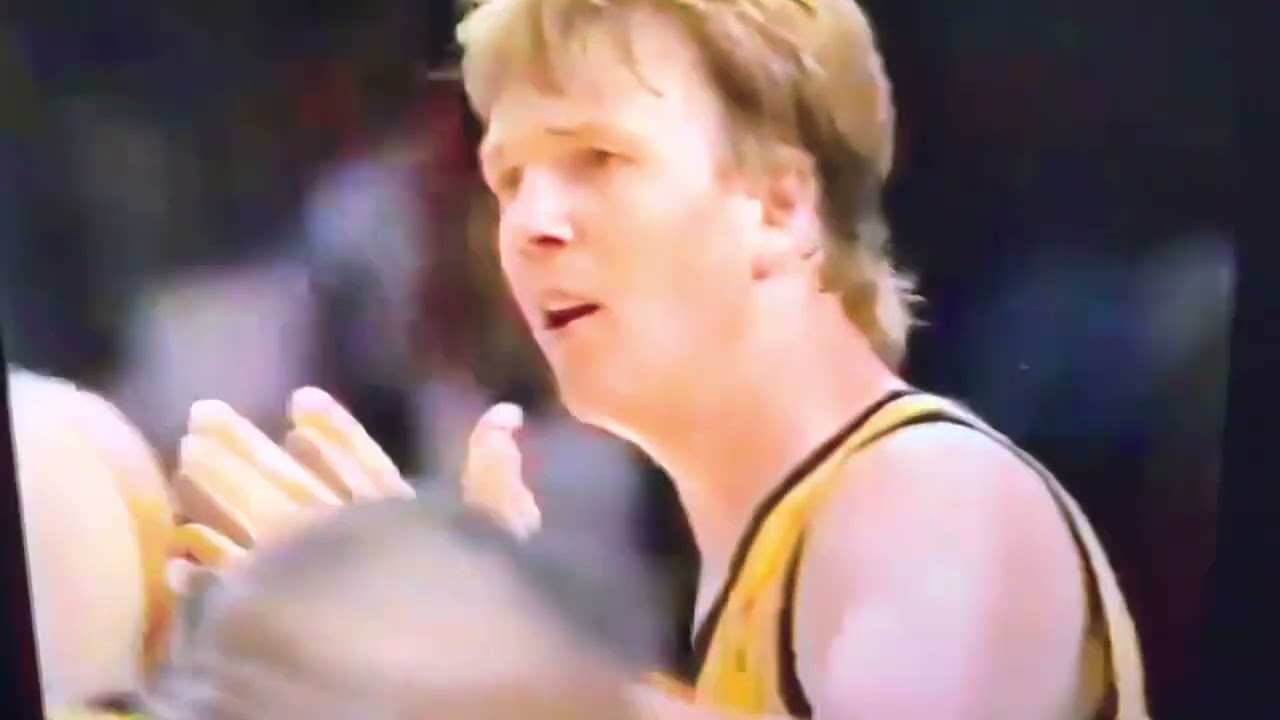 Rik Smits gets hit with a double whammy (traveling violation & the technical foul)- 1999 ECF ...