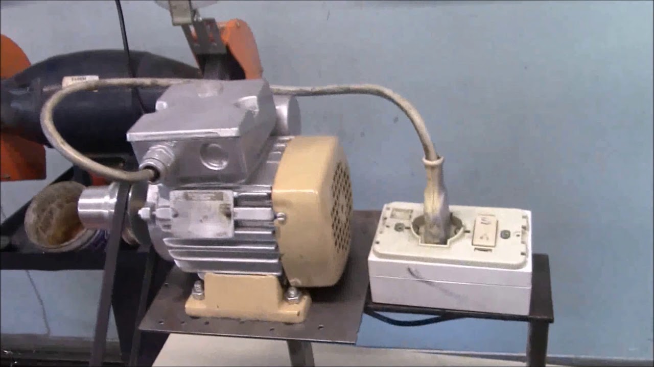 ITIS "Blaise Pascal" Manerbio: tornio - YouTube