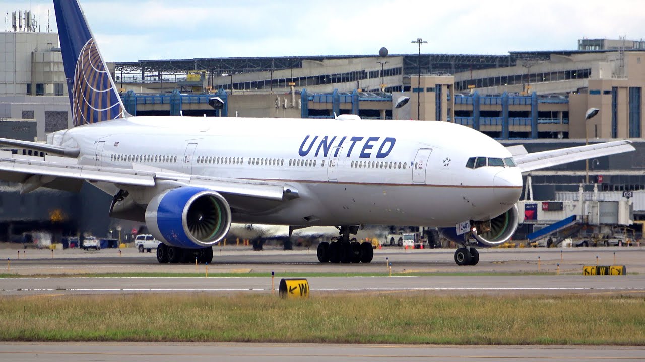 United Airlines B777-222 N781UA | Go-Around and Subsequent Landing ...