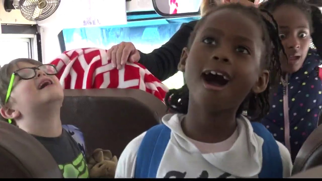 Bus driver has a special decorating touch - YouTube