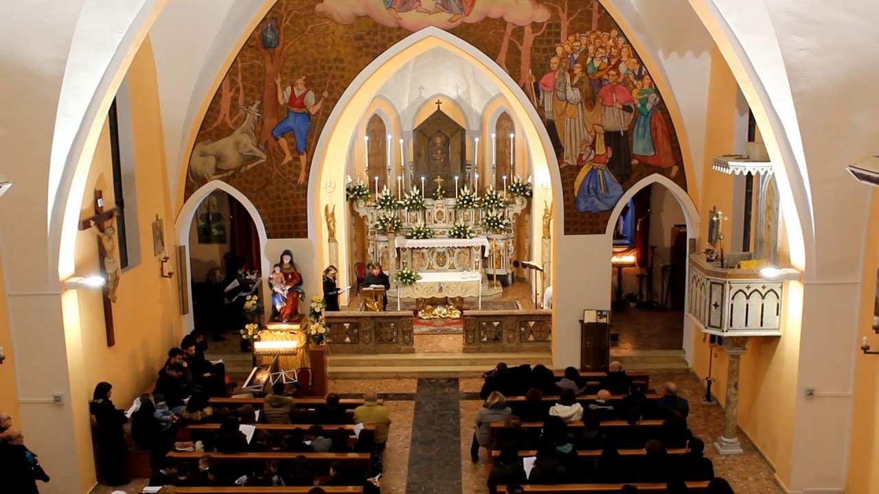 Castel Baronia 01 02 2018 accensione del falò movie - YouTube