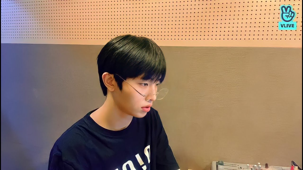 [VLIVE] DRIPPIN ‘Lee Hyeop‘ - Talk with me💕 | 210911 - YouTube