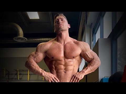 BOBBY MAZZARA HOTTEST MUSCULAR BODYBUILDER FLEXING MUSCLE - YouTube