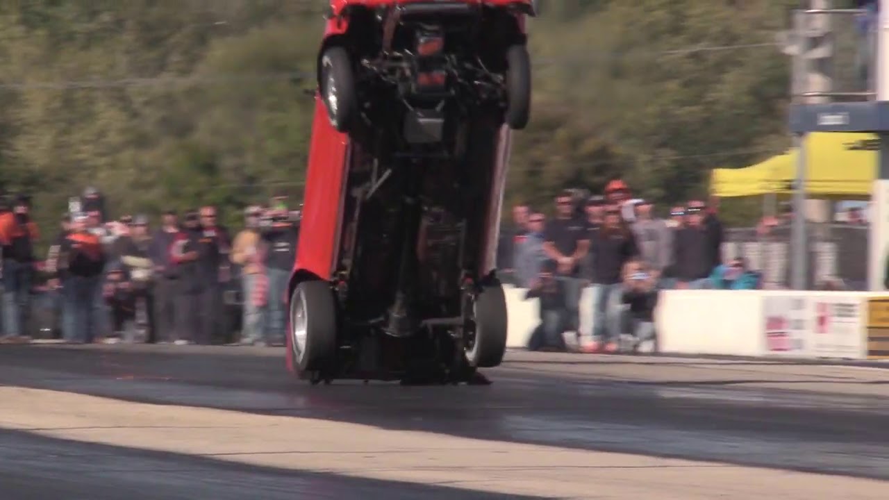 WHEELSTANDING PINTO GOES OVER THE WALL - YouTube