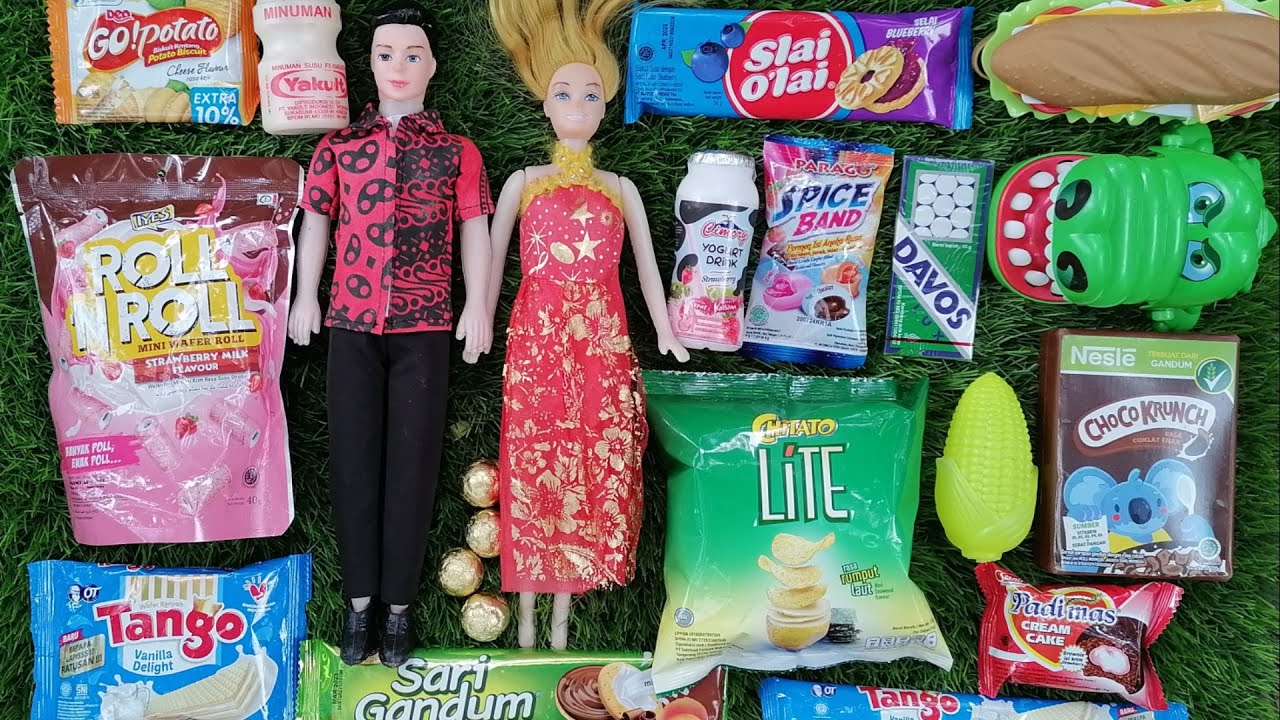 MENCARI MAINAN BARBIE, SNACK,BUAH BUAHAN - YouTube