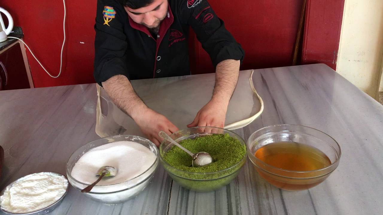 Gaziantep // Akşam Simit Fırını 1957 - Simit Katmer - YouTube