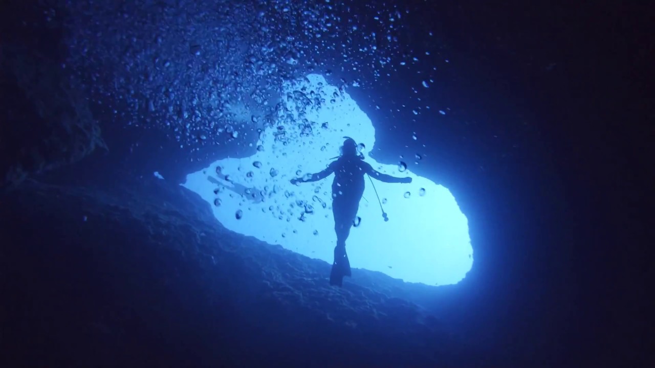 guam: blue hole, barracuda rock. 24dec17 - YouTube
