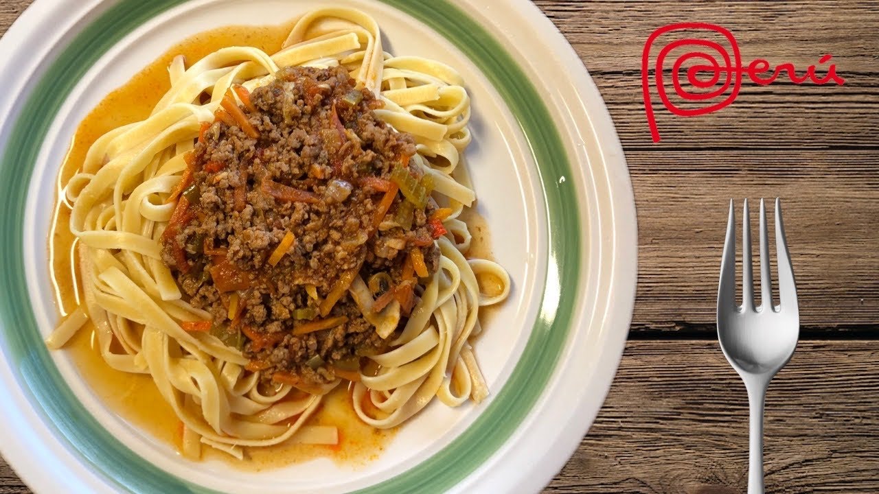 Peruvian Spaghetti With Meat Sauce - YouTube