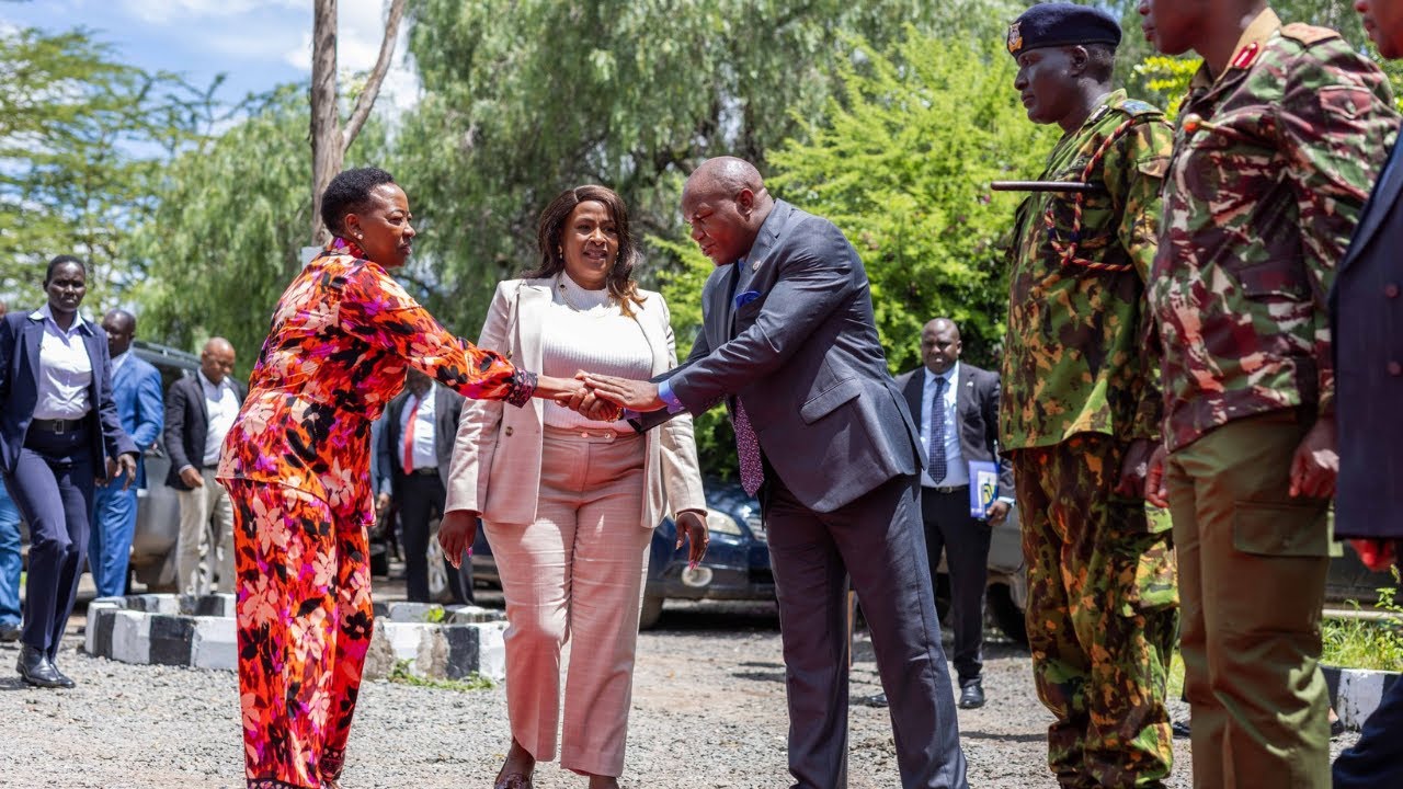 See how Rachel Ruto arrived in Athi River to visit those families ...