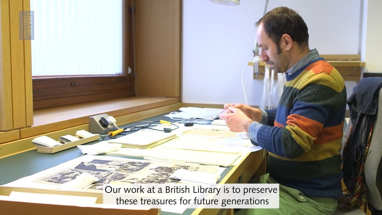 700 Years of Dante | Curators on Camera | British Library - YouTube