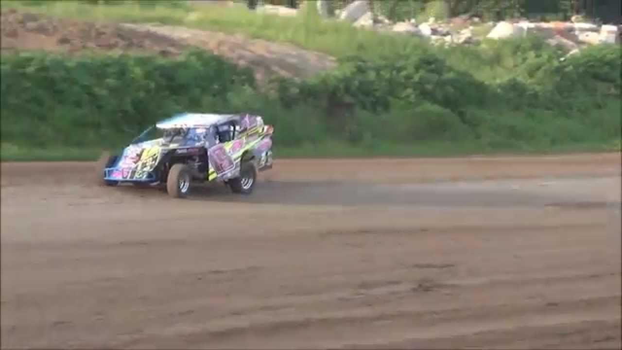 Jenae Gustin - Marshalltown Speedway 7/4 - Heat Race - YouTube