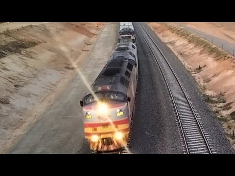 SSR passing under Green Street Bridge - Wangaratta - YouTube