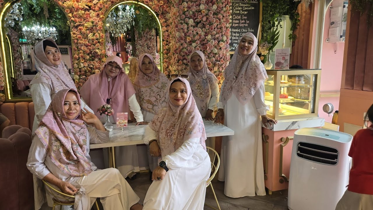 kongkow bareng ummi riris di dessert darling lenteng Agung jagakarsa ...