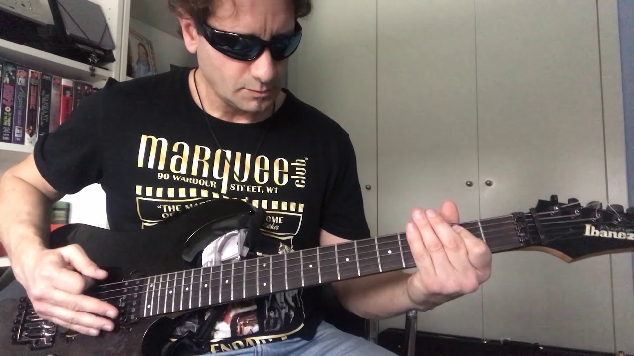 JAVI'S SOLO - BARON ROJO "RESISTIRÉ" - YouTube