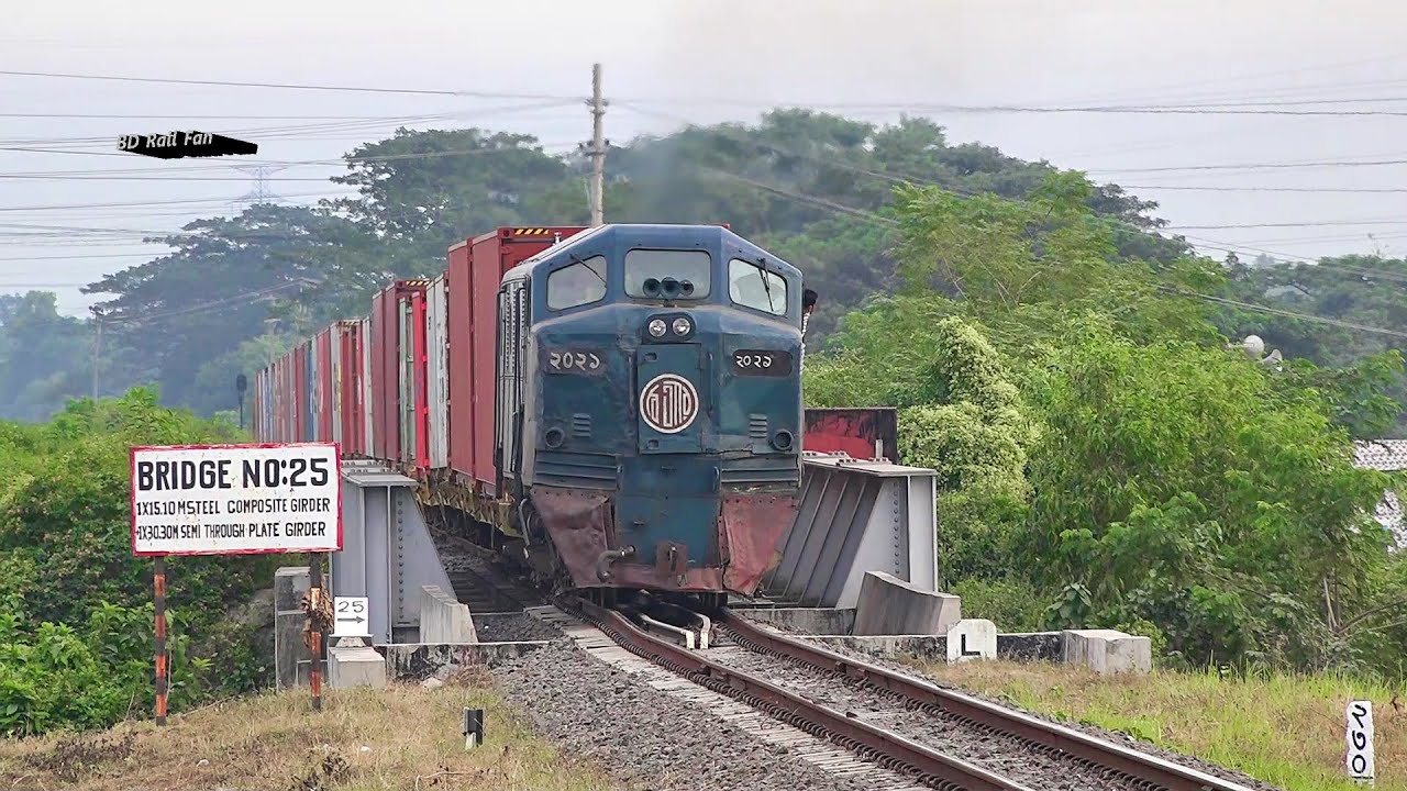 Most oldest (65 years old) 2021/GM B12 (MG) Locomotive still hauling ...