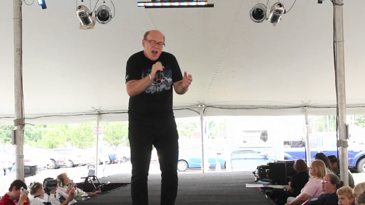 Gordon Piper sings 'It Hurts Me' Elvis Week 2016 - YouTube