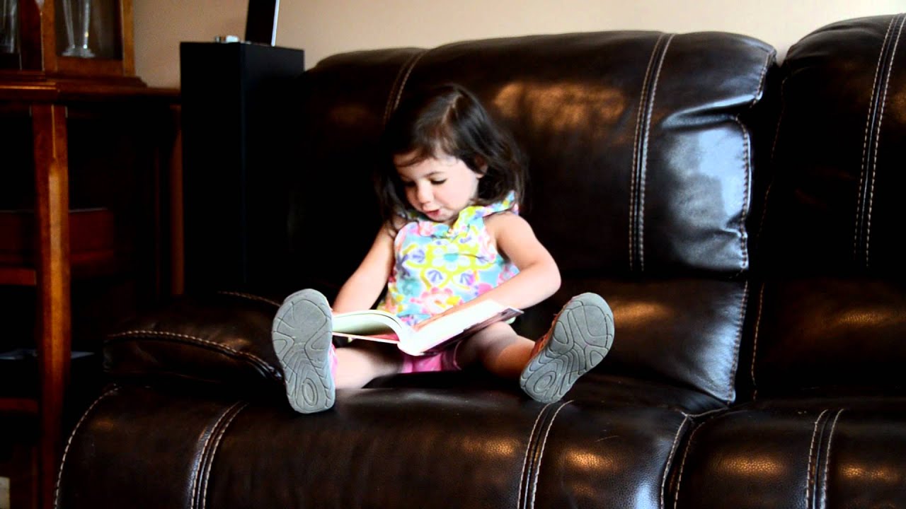 Zoe reading Belles - YouTube