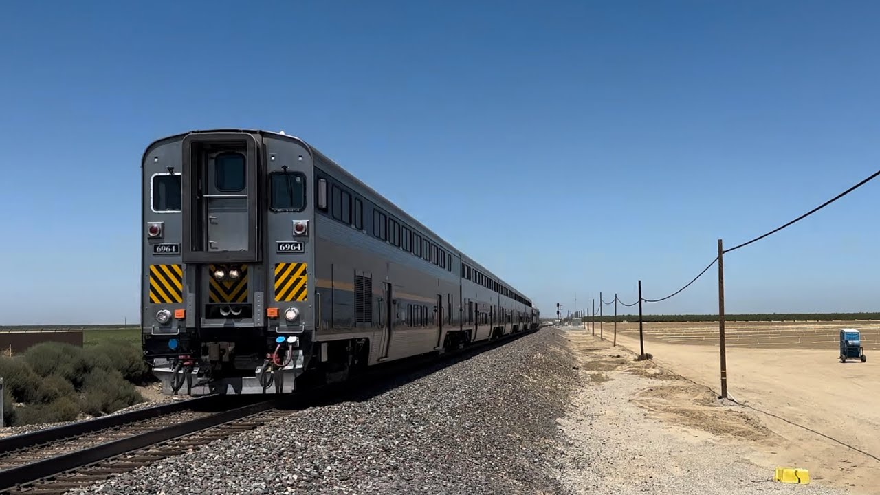 08/18/2023 Railfanning Bakersfield Feat. Faded Nose FXE, Bonnets, CDTX 6964, NS, Solo leader ...