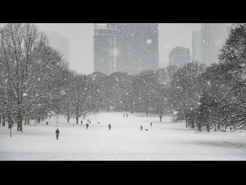 BROADCASTING LIVE IN THE SNOW ITS REALLY SNOWING IN ATLANTA(MUST SEE ...