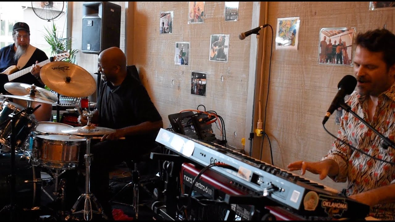 Lighthouse - EUREKA WATERS live at the Farmhouse Cafe - YouTube