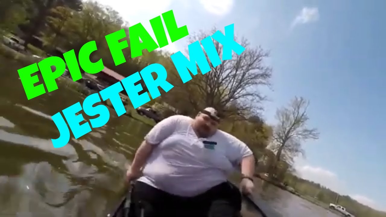 Fat guy sings Moana in a canoe [EPIC FAIL] - YouTube