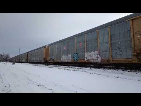 NS 1222 leads a fast Autorack train - YouTube