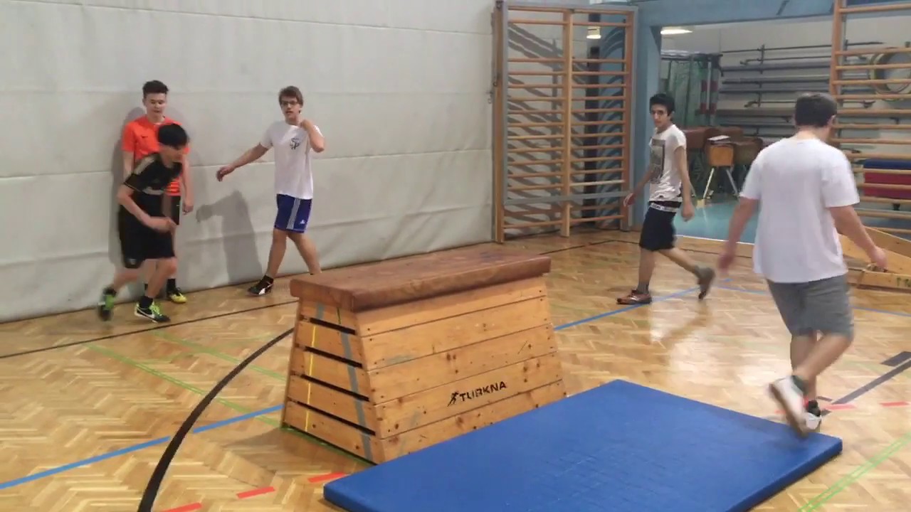 Kastensprung- Sportunterricht - YouTube