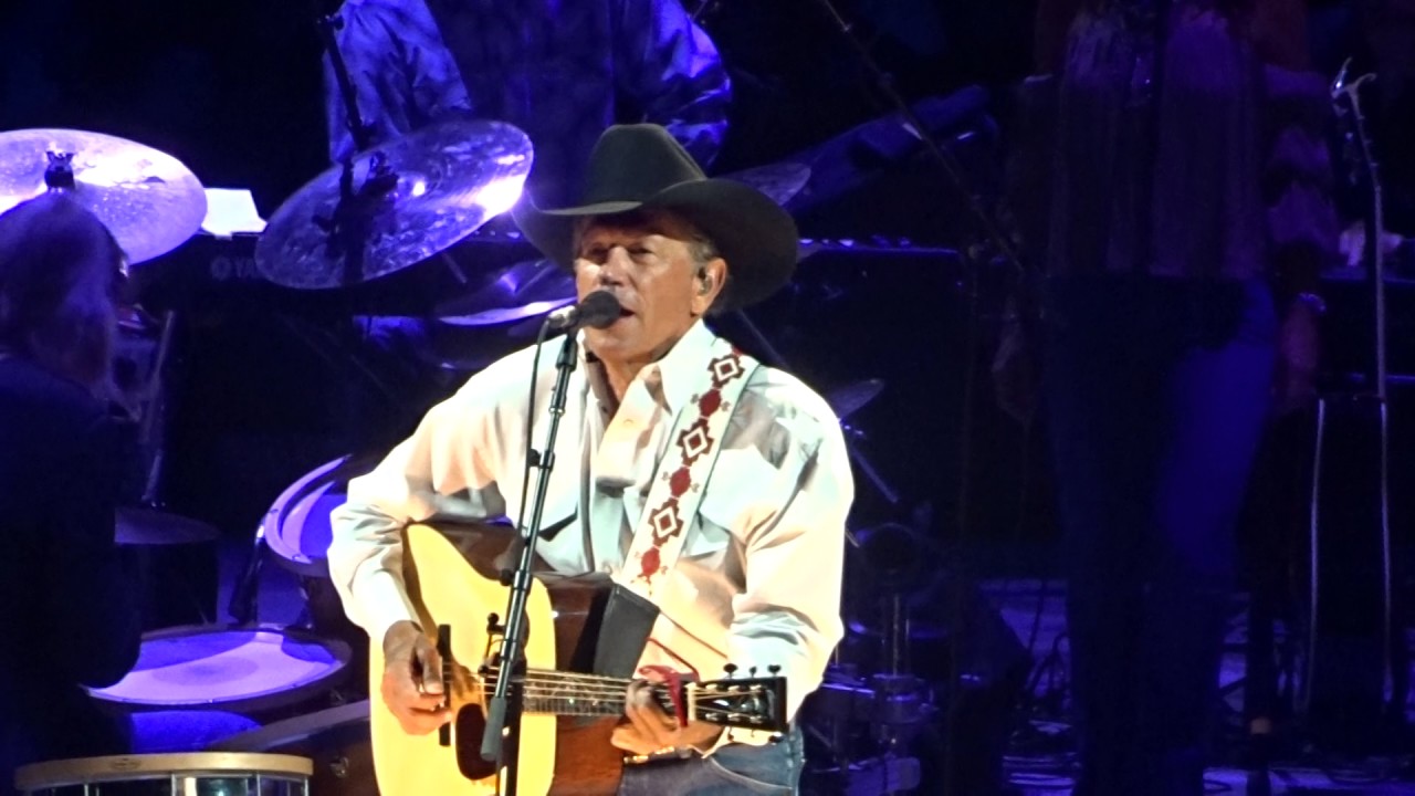 George Strait - I Can Still Make Cheyenne, live at T-Mobile Arena Las ...