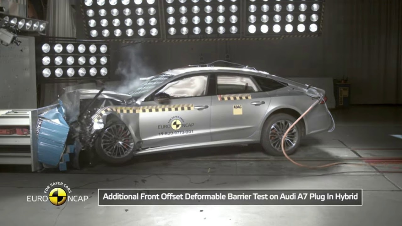 Crash test audi a7 - YouTube