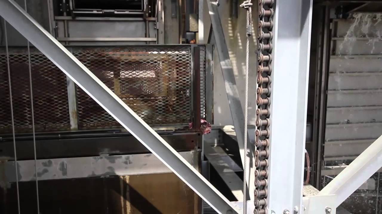 Fish Elevator in Holyoke Dam - YouTube