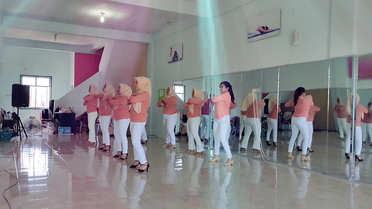 Easy Mas Macarena - Line dance // Choreo Ira Barie (INA) - November ...