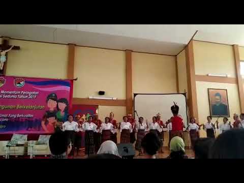 STFK VOICE menyanyikan lagi SIK SIK SI BATU MANIKAM keren abis - YouTube