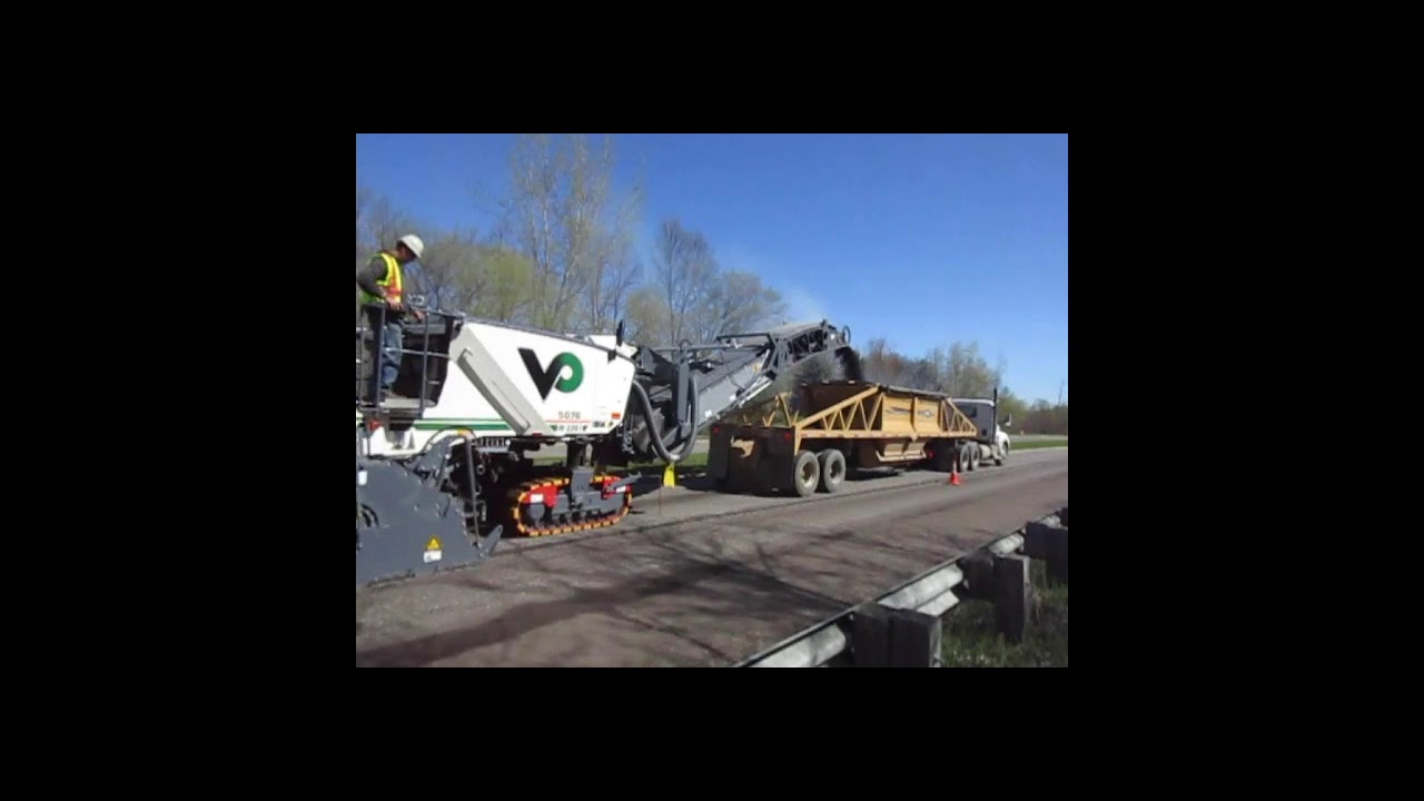 Wirtgen Quickly Promoted to 'Sarge' by Valley Paving Inc. - YouTube