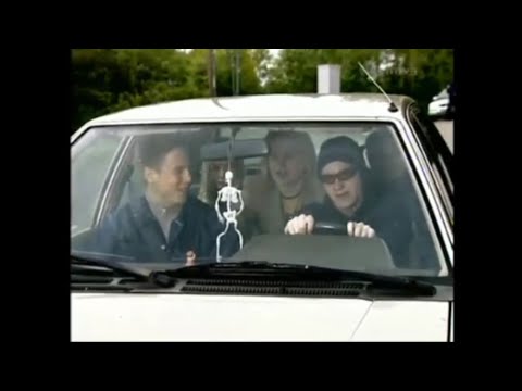 Salkkarit - Sauli ajaa alaikäisenä autolla (2003)
