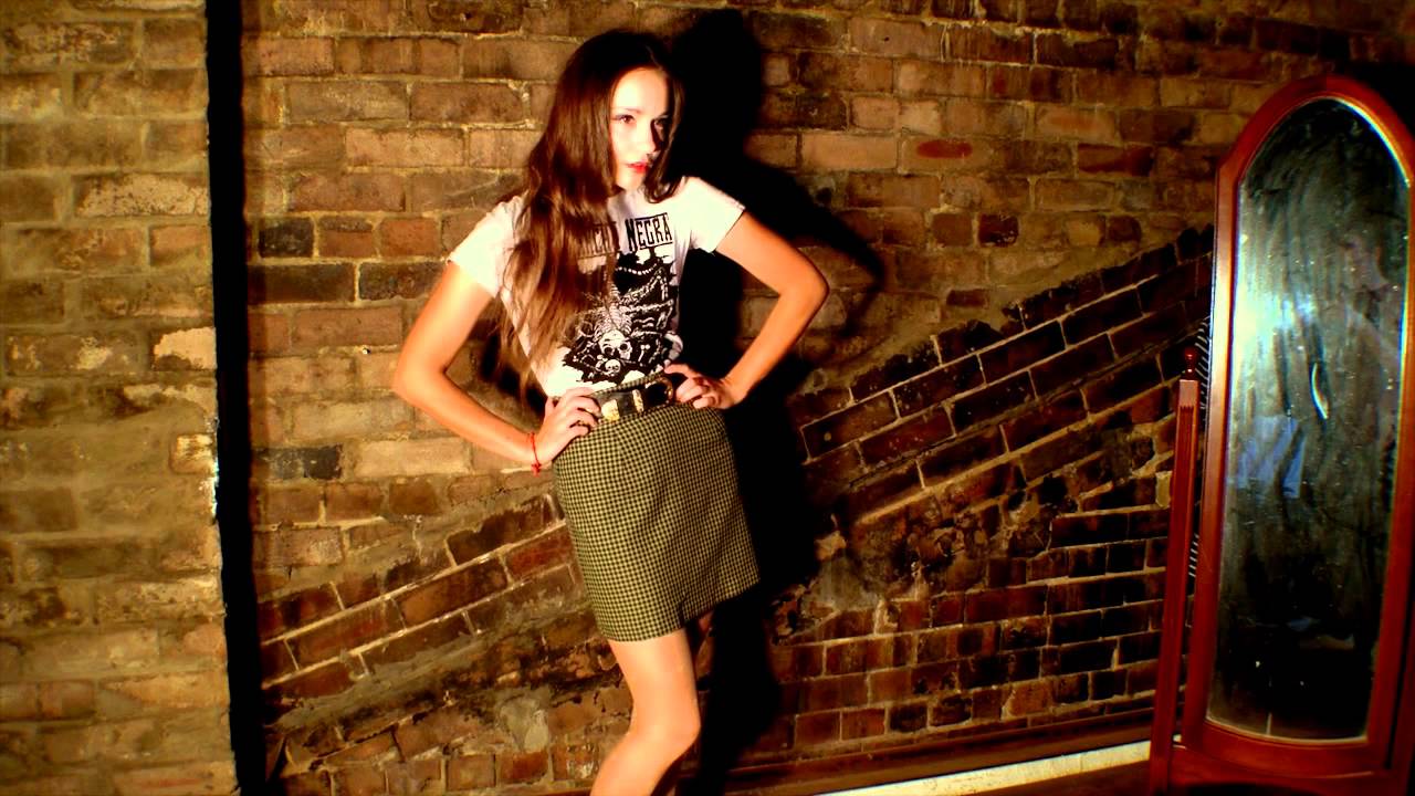 Laurel & Hector Vintage: Handmade Items with model Noni Cragg - YouTube